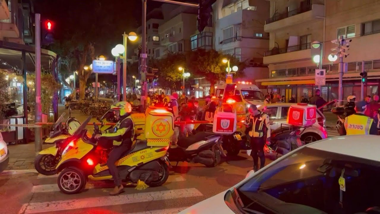 Israeli security forces on site of shooting attack in Tel Aviv | AFP ...