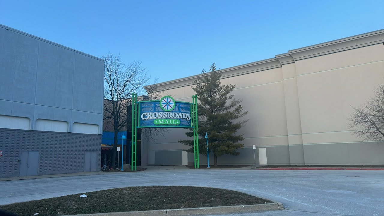 Hanging out at Crossroads LIVE - YouTube