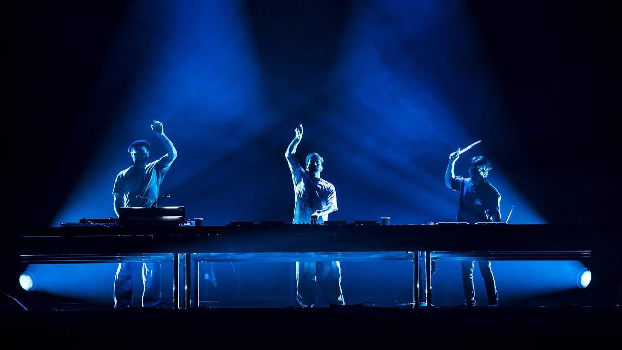 Save Yourself (The Chainsmokers So Far So Good Tour Mashup) - YouTube