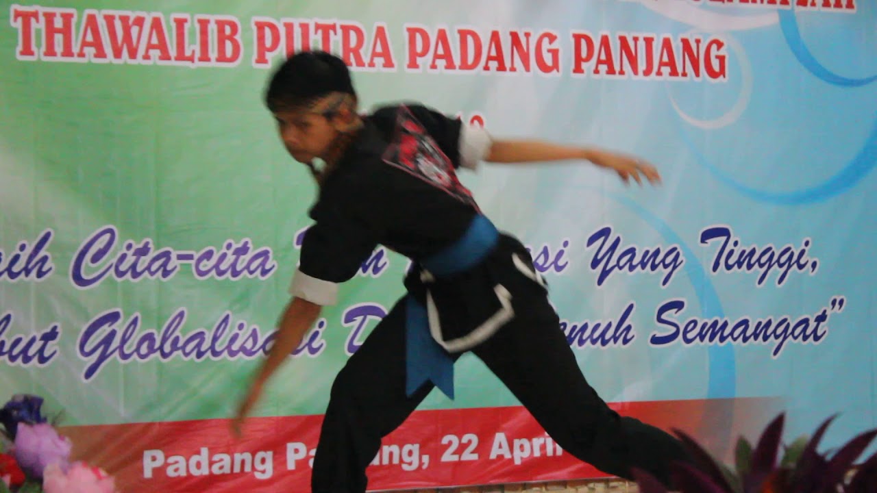 Atraksi Kombinasi Silek dan Kung Fu " Perpisahan Kelas 3 KUI Thawalib ...