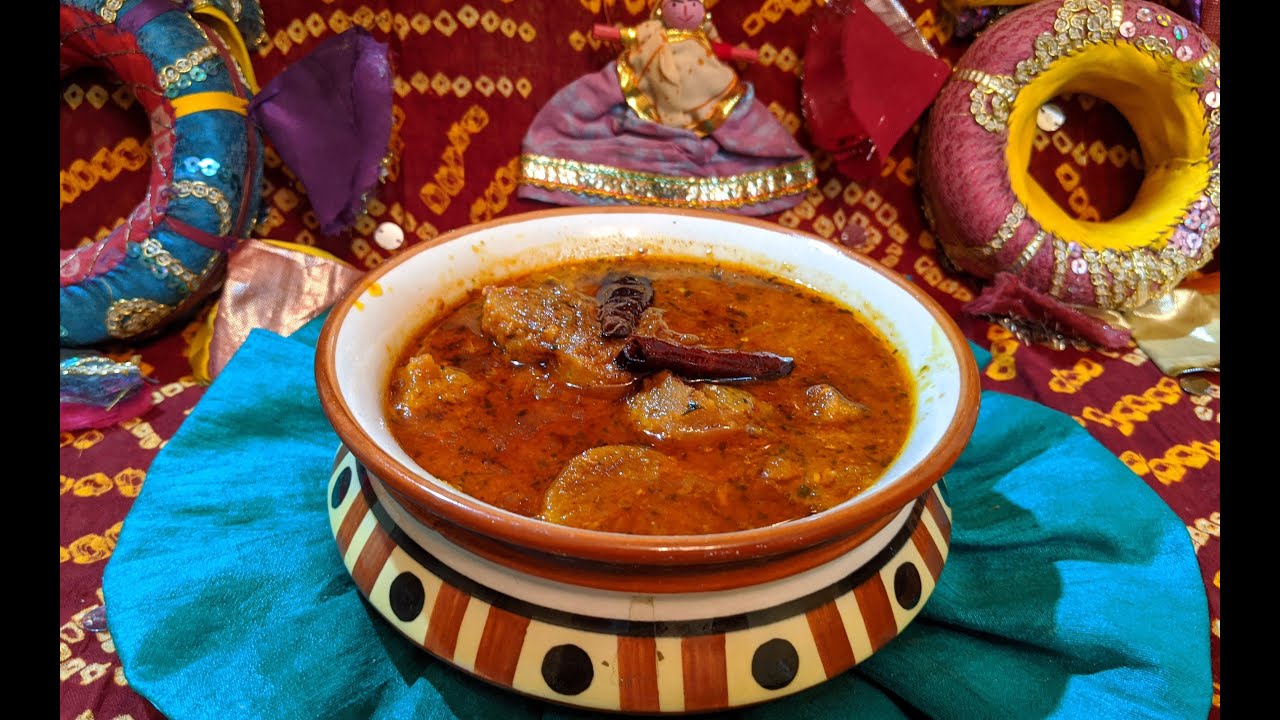 Gatta Curry | Rajasthani Dish | Besan ke Gatte | Gatte ki Sabji - YouTube