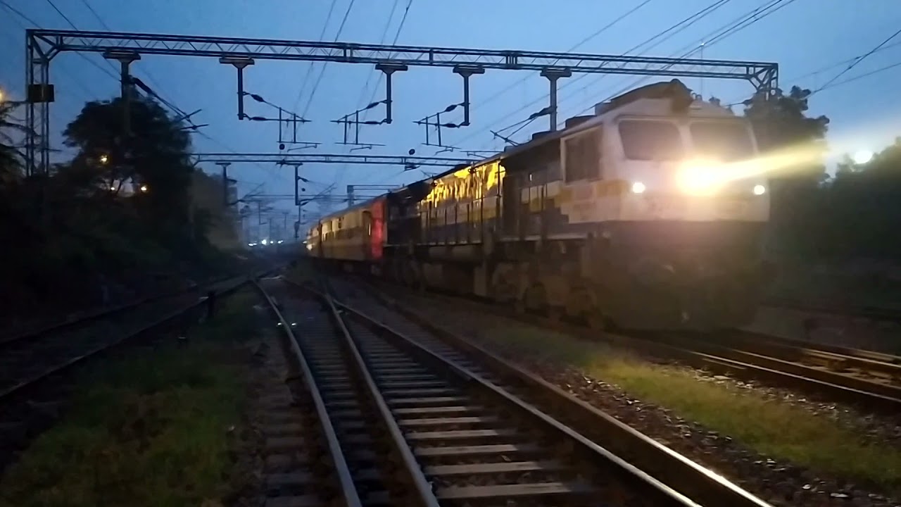 16545 - Yesvantpur - Karatagi Express departing from #Ballari Junction ...
