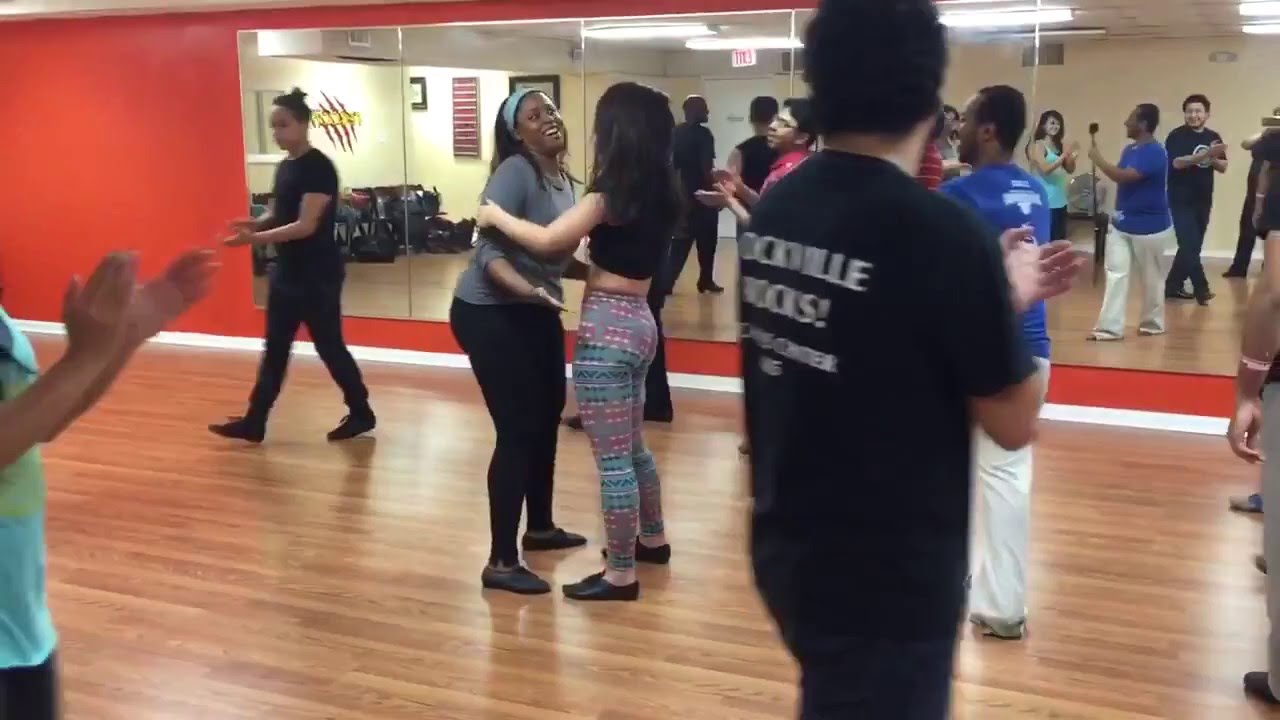 Two Girls Dance Bachata - YouTube