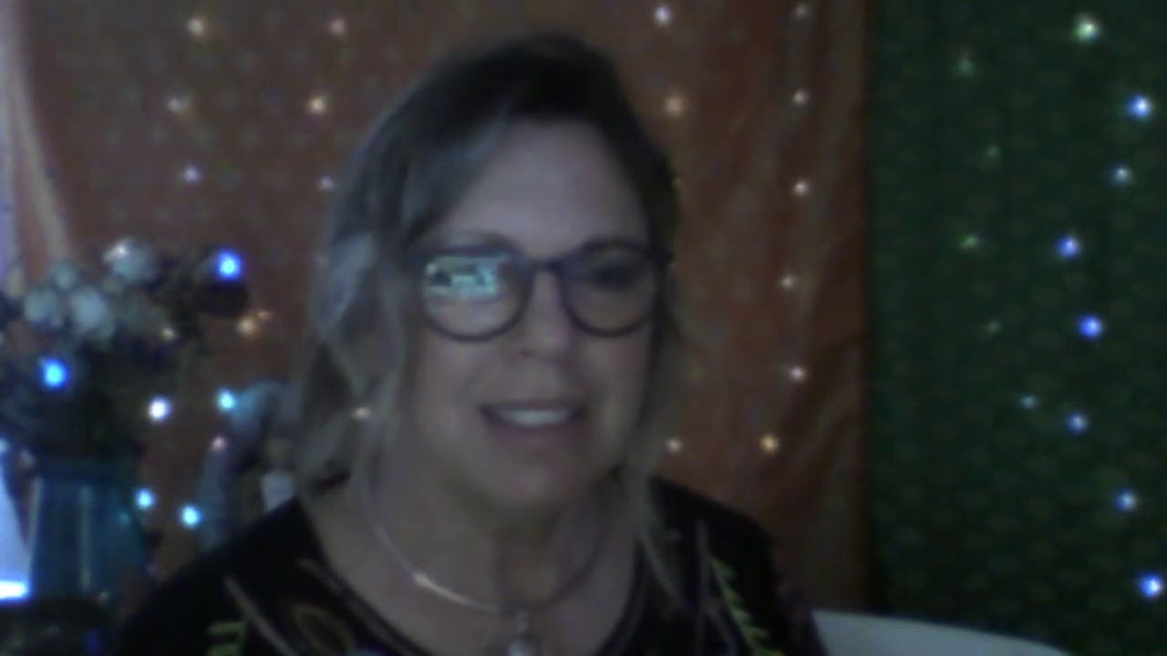 Psychic reading with Deb Webber of Sensing Murder - YouTube