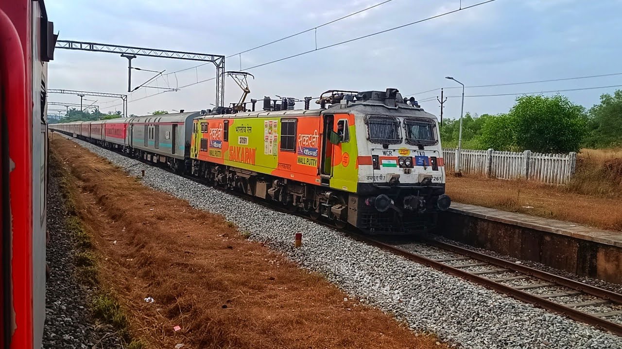 TVC Rajdhani Express Looped For Crossing With Dadar Tirunelveli Express ...