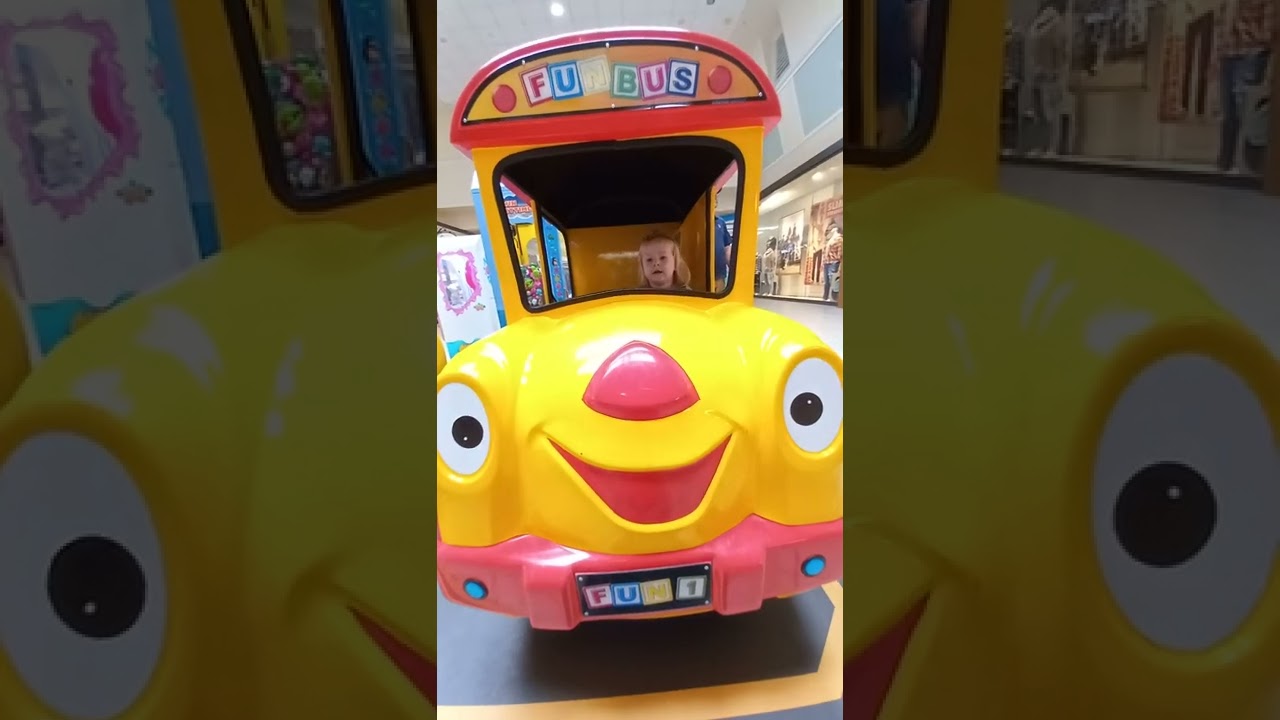 Aviva September 2022 Wheels on the Bus, Maine Mall - YouTube