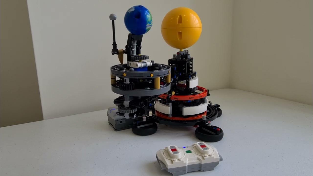 LEGO Technic Orrery with Pybricks - YouTube