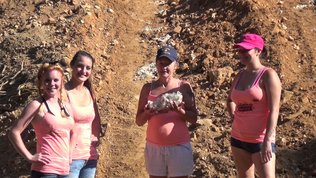 Twin Creek Crystal Mine - YouTube