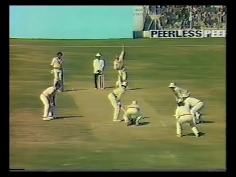 INDIA v ENGLAND 2nd TEST MATCH DAY 5 DELHI DECEMBER 17 1984 PHIL ...