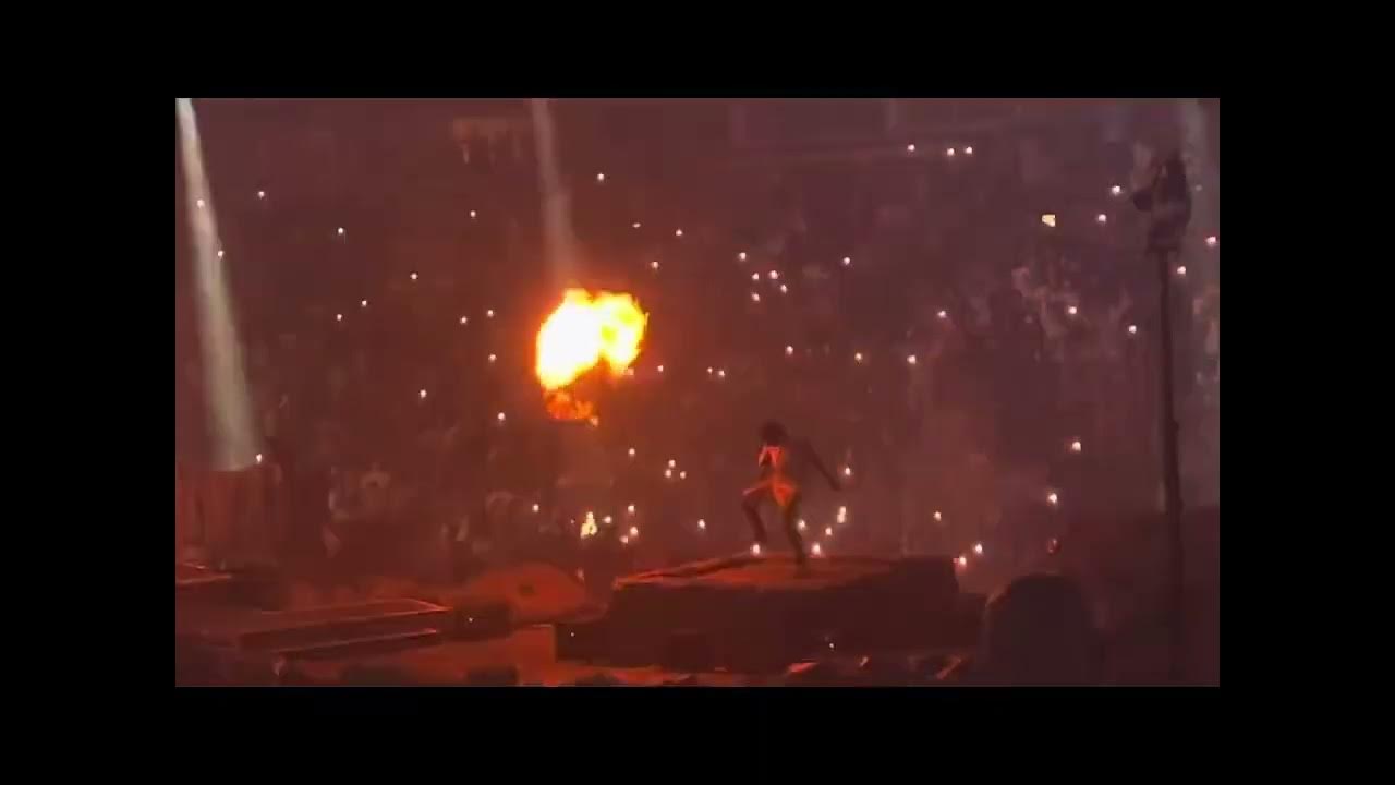 Travis Scott performs FE!N FEIN⧸NO BYSTANDERS Live in Chicago! - YouTube