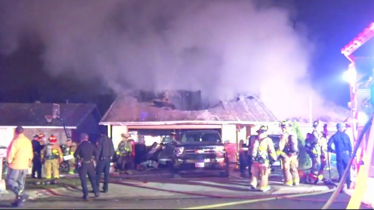 Heating lamp for chickens causes house fire on Northeast Side - YouTube