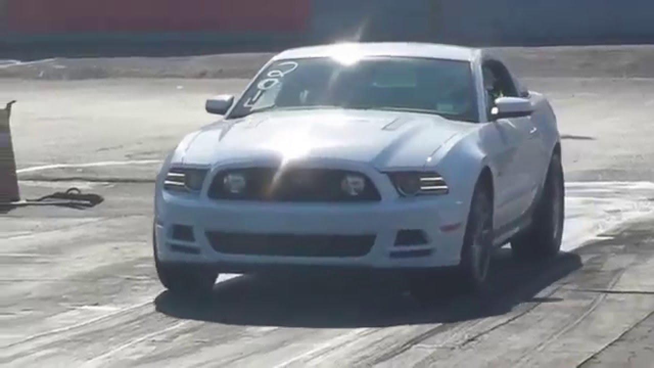2014 Mustang GT drag Racing - YouTube