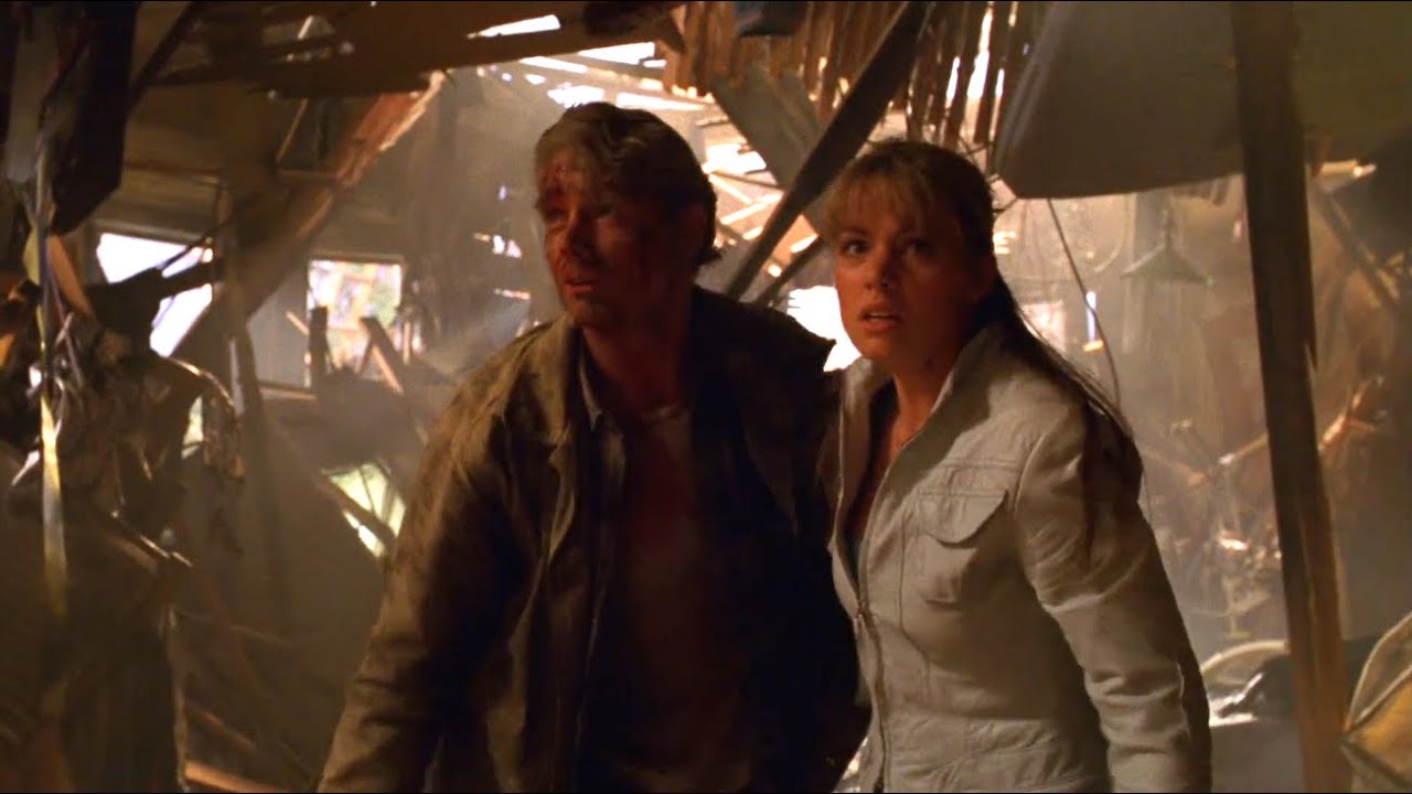 Smallville | Arrival 5x01 | Lois Saves Jonathan & Martha Kent [HD ...