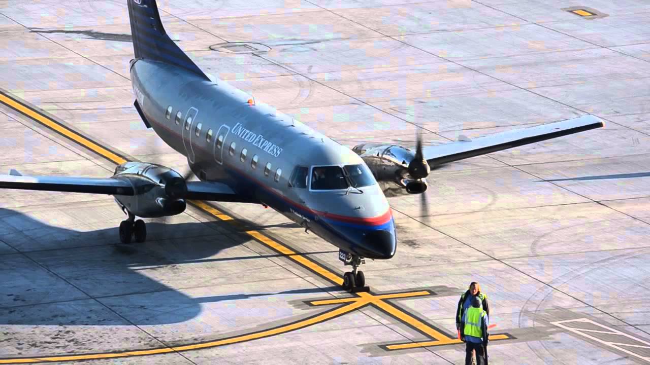 Skywest Airlines "Embraer EMB-120" engine start at Portland Airport PDX ...