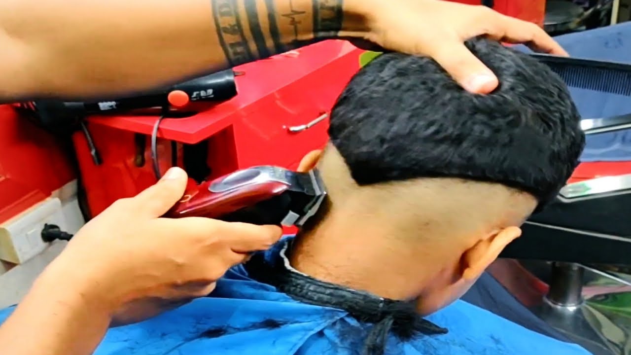 Lockdown Headshave / Straight Razor Skin Fade HeadShave / Young Girl ...