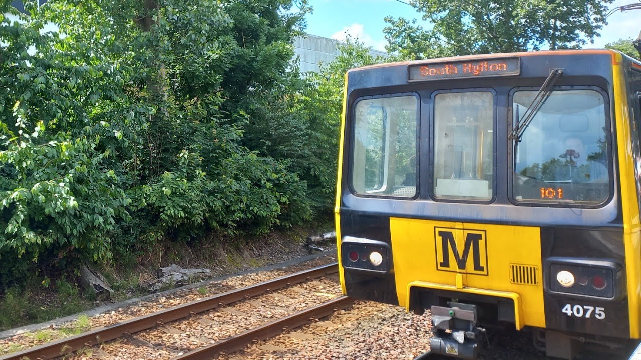 *MY FAVOURITE REFURBISHED METROCAR* Tyne and wear metro class 599 4075 ...