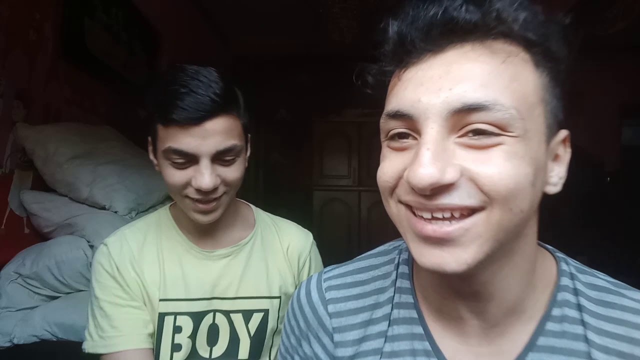 انا وابن عمتي عملنا تحدي الاساله وموتنا ضحك Youtube