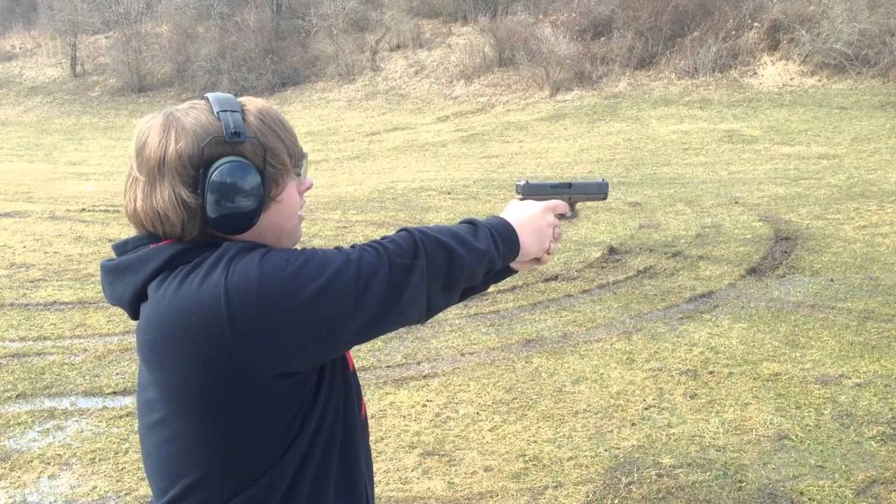 Full-Auto Glock 17 chambered in 9mm - YouTube