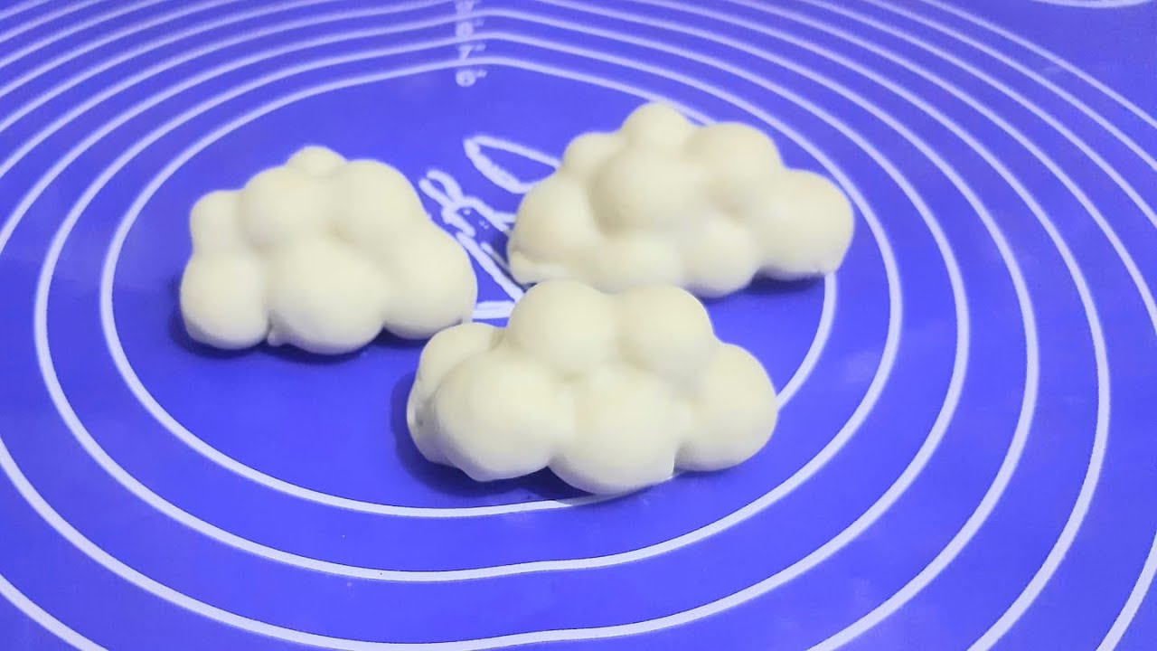 How to make 3D clouds with fondant - YouTube