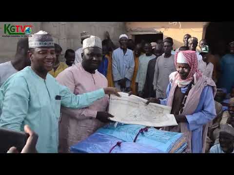 Hon. Bashir Isah Ya Rabawa Hiye Da Mutum 400 Kayan Salla A Augie - YouTube