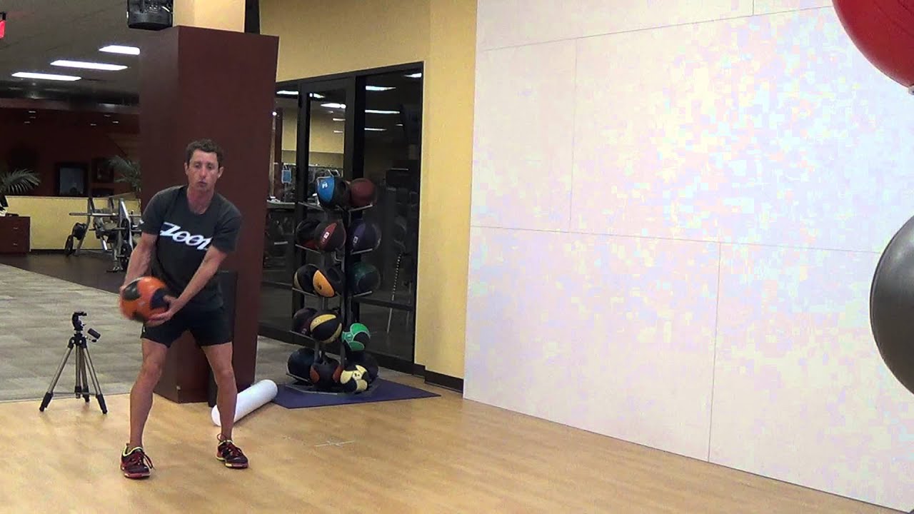 MED BALL ROTATIONAL PASS "BUCKET THROW" (reactive-advanced) - YouTube