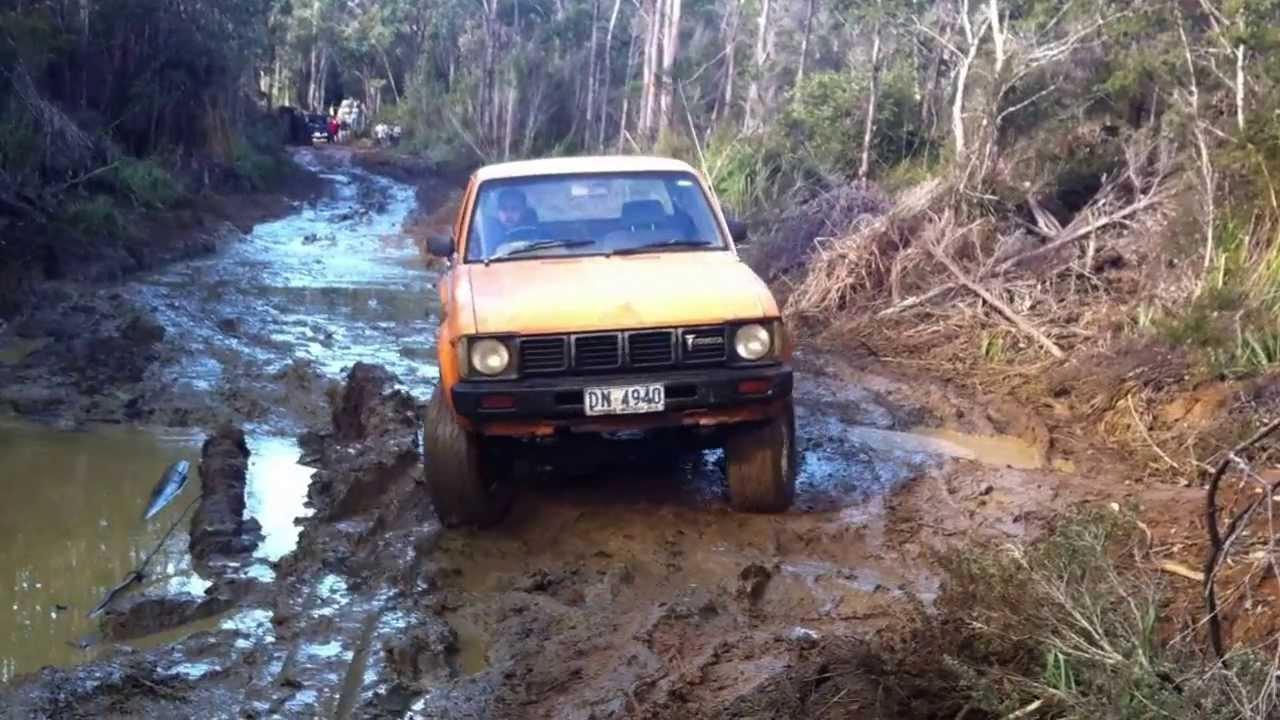 hilux RN46 pelveratta Falls - YouTube