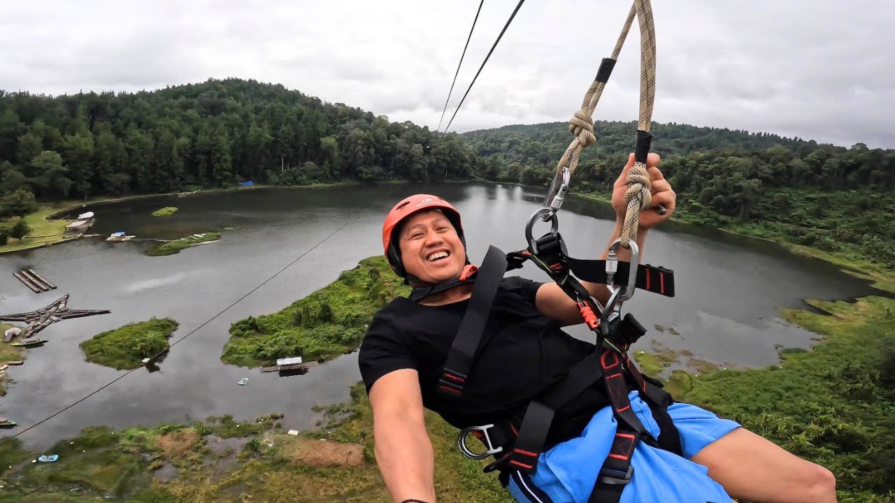 Sensasi Flying Fox Terpanjang di Indonesia Ada di Sukabumi - YouTube