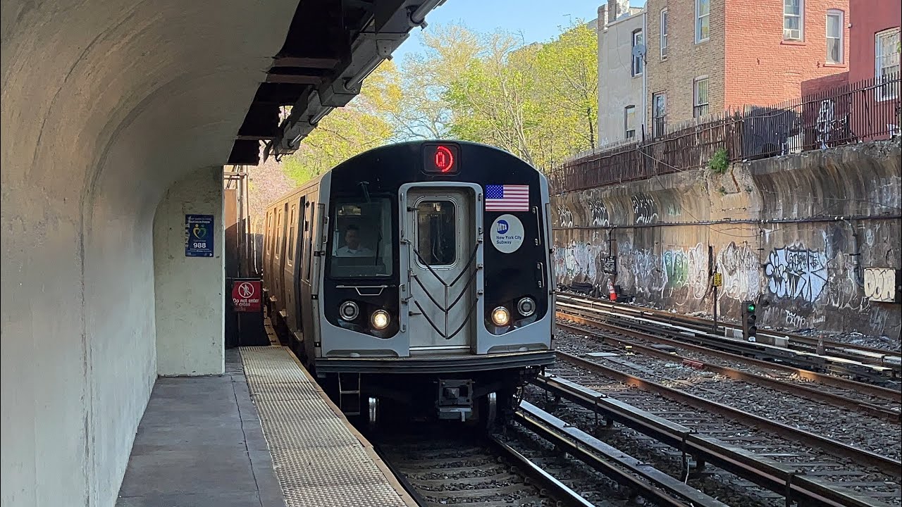 R160 Siemens Q Train Action (8903!!) ft surfer - YouTube