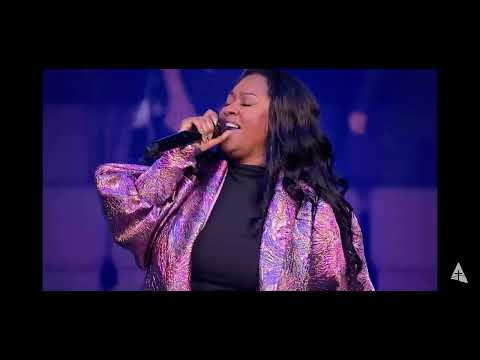 Lisa Knowles Smith & The Brown Singers-promises(praise break) - YouTube