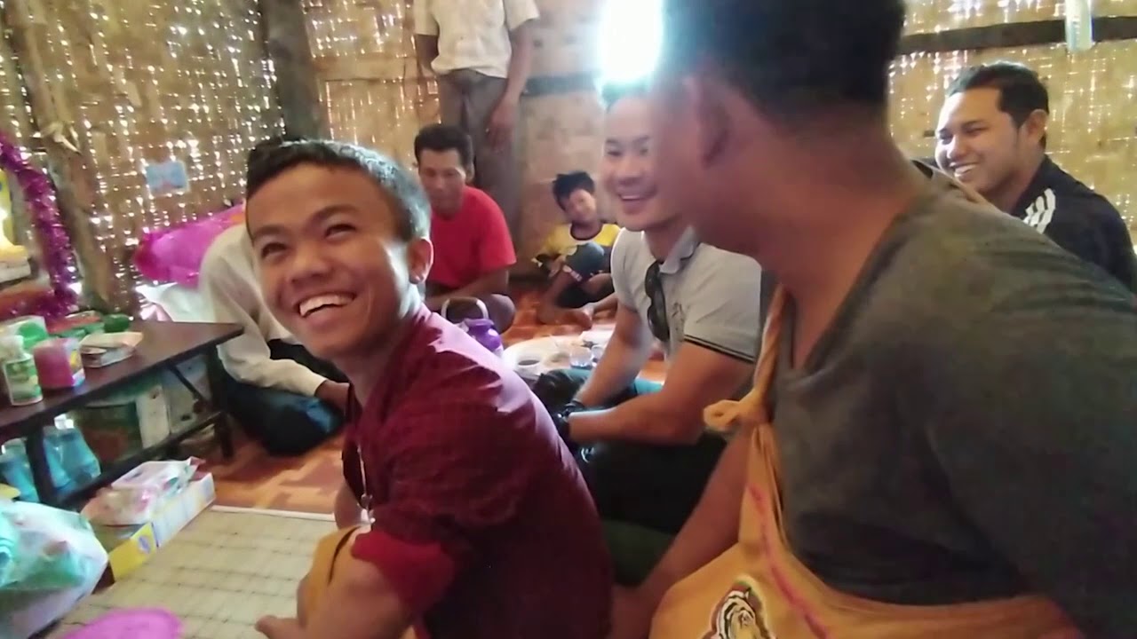 Funny Salai - မျက်စိမမြင်တော့သည့်အဖွားအိုကို ရိုက်ကွင်းလိုက်ကြည့်ရင်း တွေ့ခဲ့တဲ့funny Salaiအဖွဲ့ ...