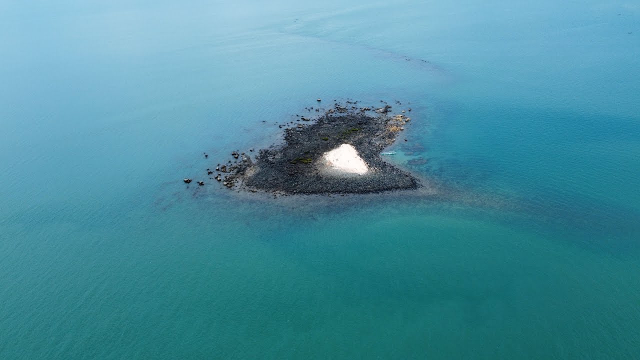 Island Hopping at Kagbalanak Island, Siruma Camarines Sur - YouTube