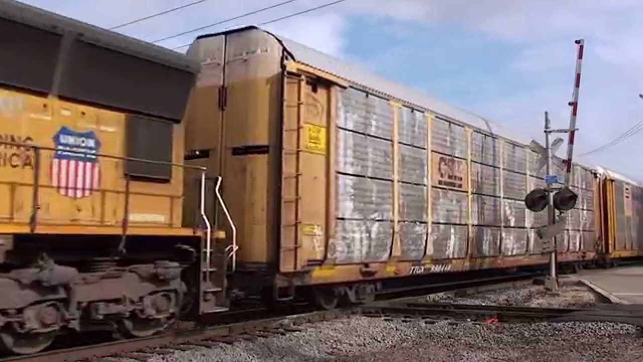 Union Pacific and Canadian National at West Chicago, IL - Trackside ...