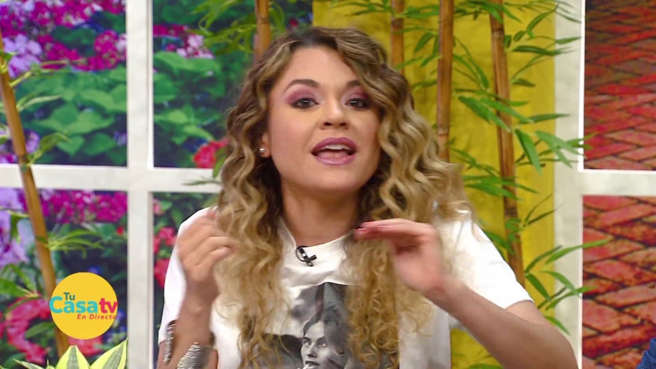 ¡Maluma le hace el feo a Belinda! - YouTube