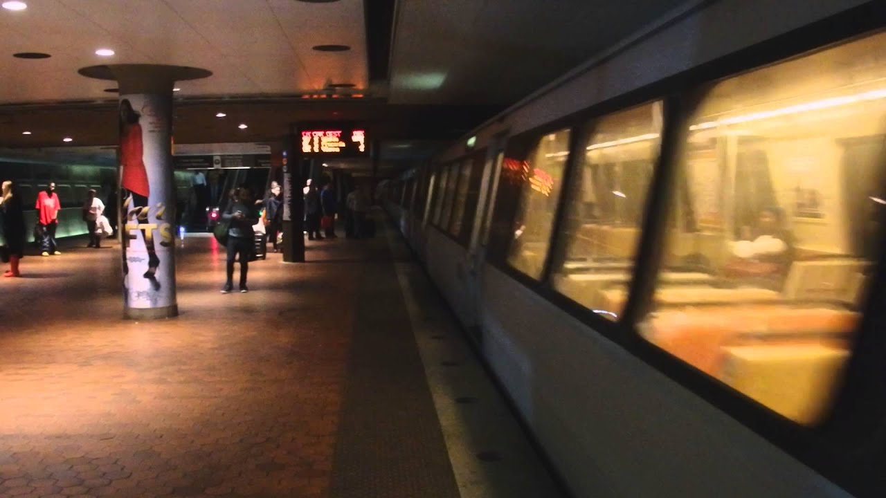 WMATA Metrorail Silver Line Wiehle-Reston Bound Rohr 1000 Series ...