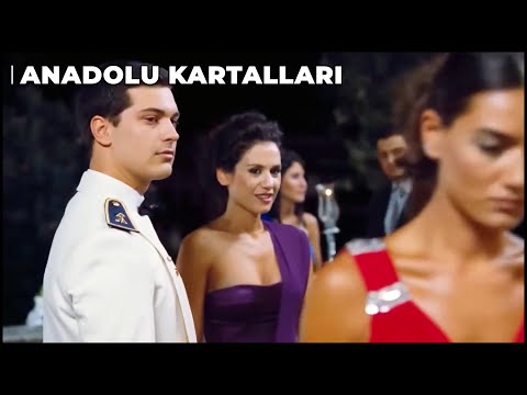 Giden Her Sevgilinin Ardından Hep Biz Olduk El Sallayan | Anadolu Kartalları