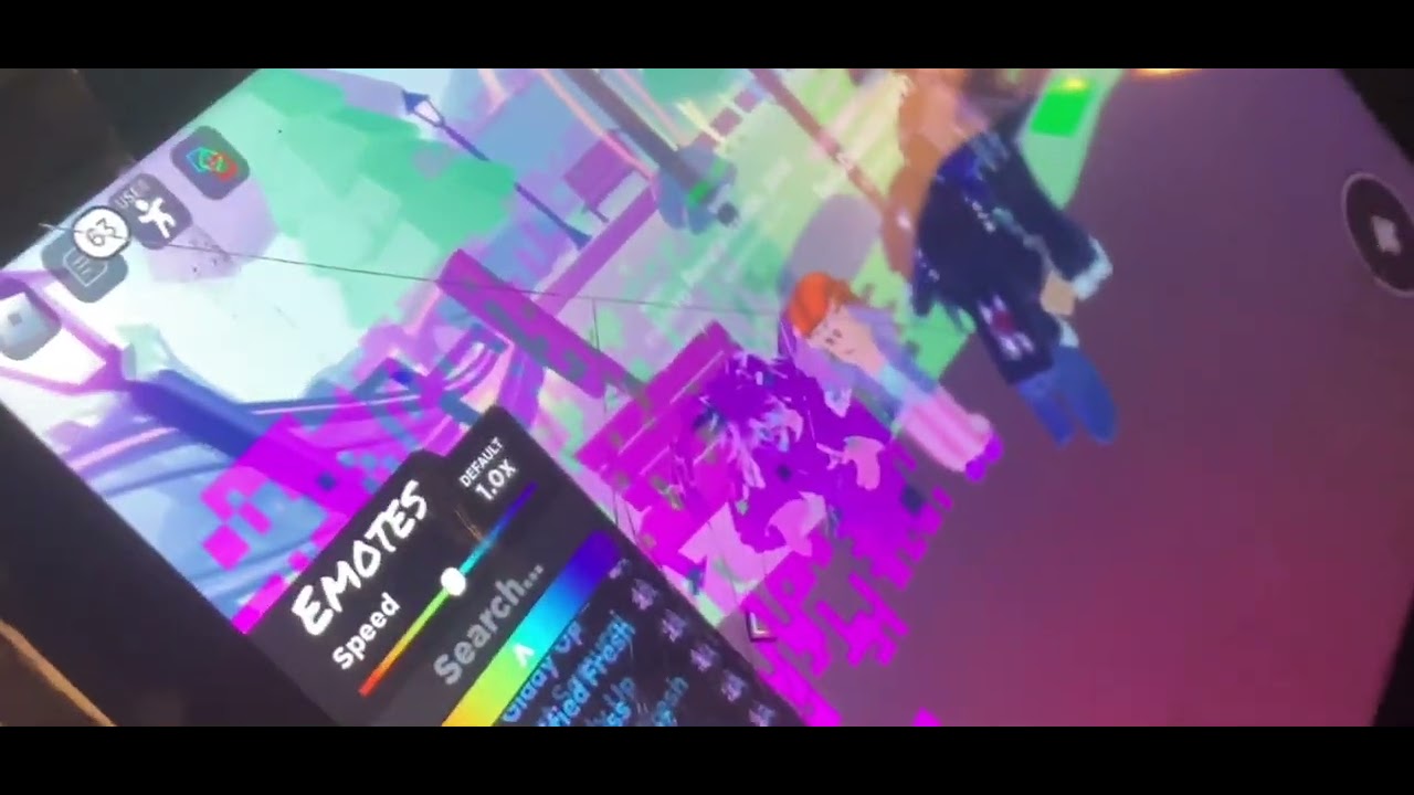 Little brother gets pink screen of death on roblox - YouTube