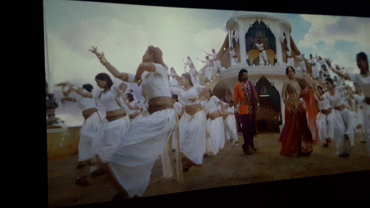Devsena comes mahesmati with Bahubali I love this time - YouTube