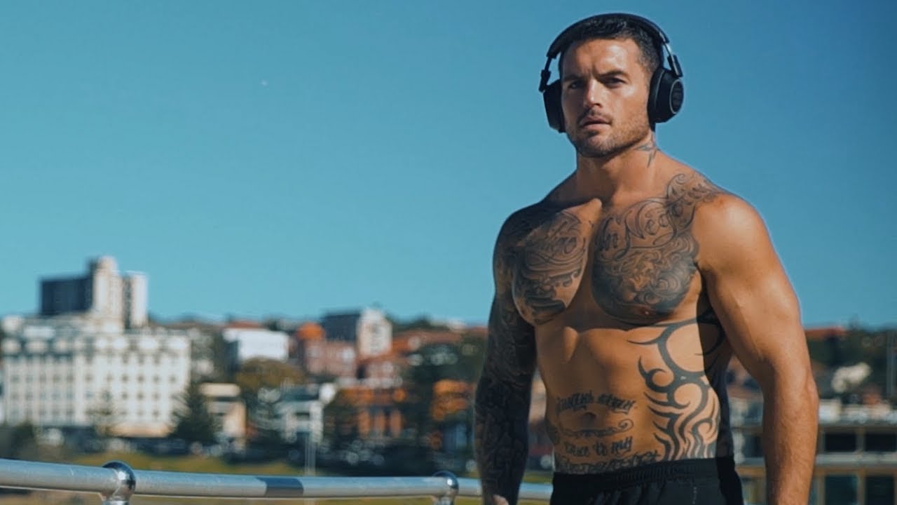 Dan Conn shows how finding fitness influencers is easy - YouTube