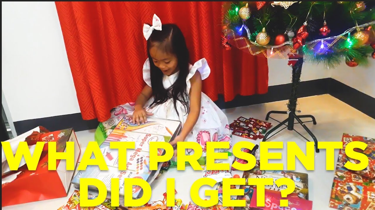 OPENING MY CHRISTMAS PRESENTS 2020 | WHAT PRESENTS DID I GET FOR ...
