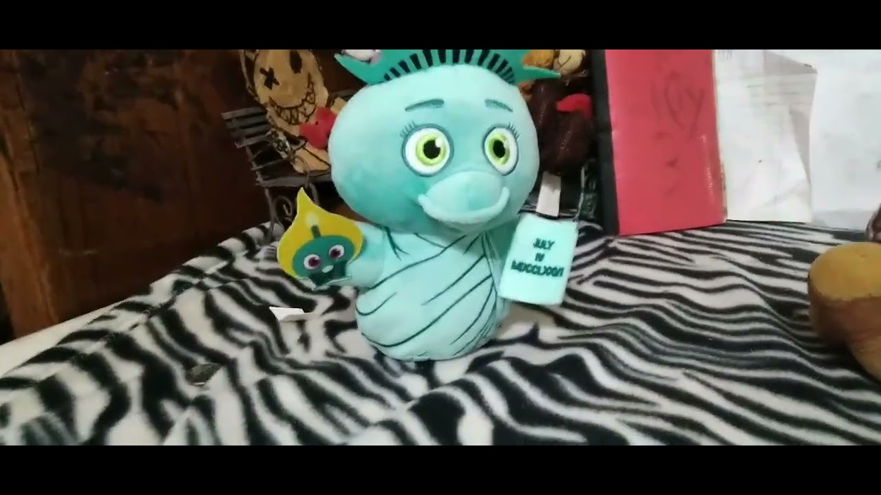 five nights at Freddy's Liberty chica plushie review video - YouTube