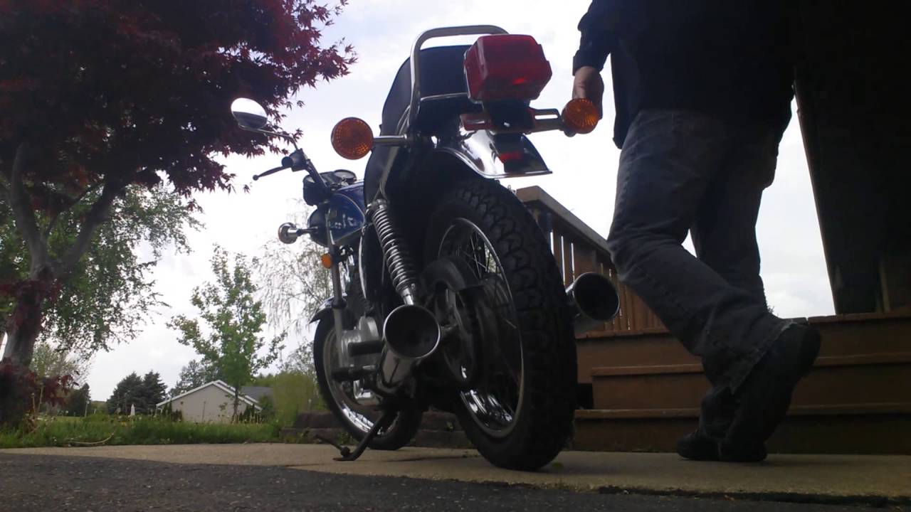 1981 Suzuki GS250T cold start - YouTube