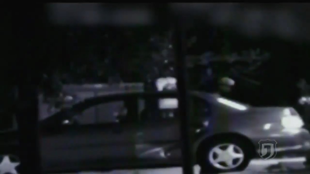 Undercover Police Catch Armed Robbers - YouTube