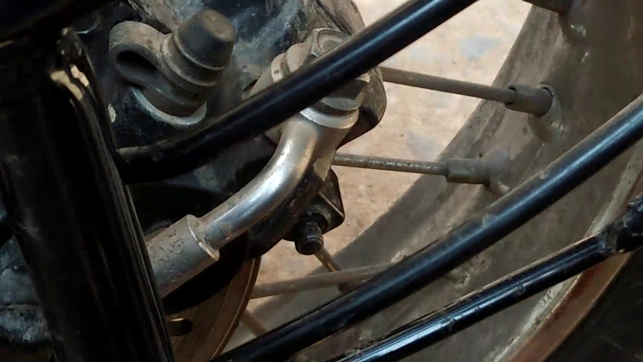 Bullet ka rear disc brake pad change - YouTube