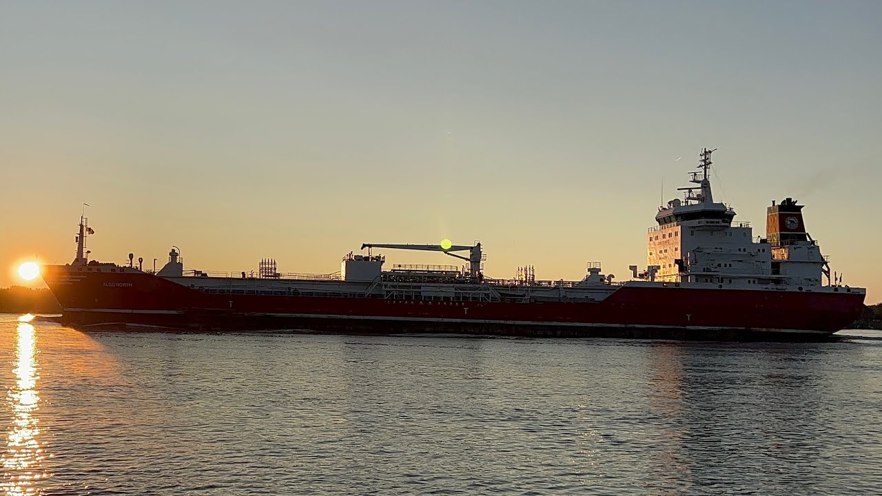 Algonorth Tanker (Fure Skagen) Salutes Under The Sunrise - YouTube