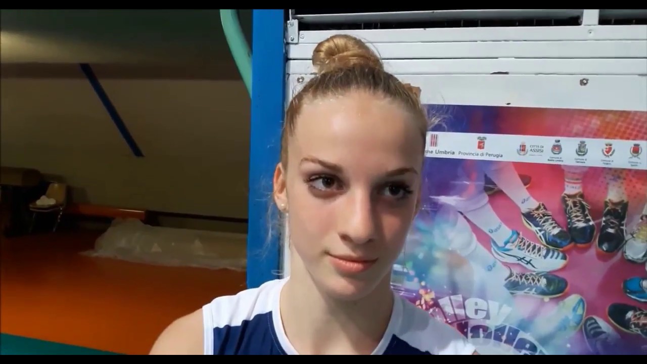 Piccole donne crescono - Sofia Monza - YouTube