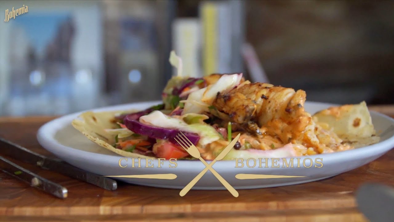 Lobster taco estilo Rosarito por el Chef César de la Parra - YouTube