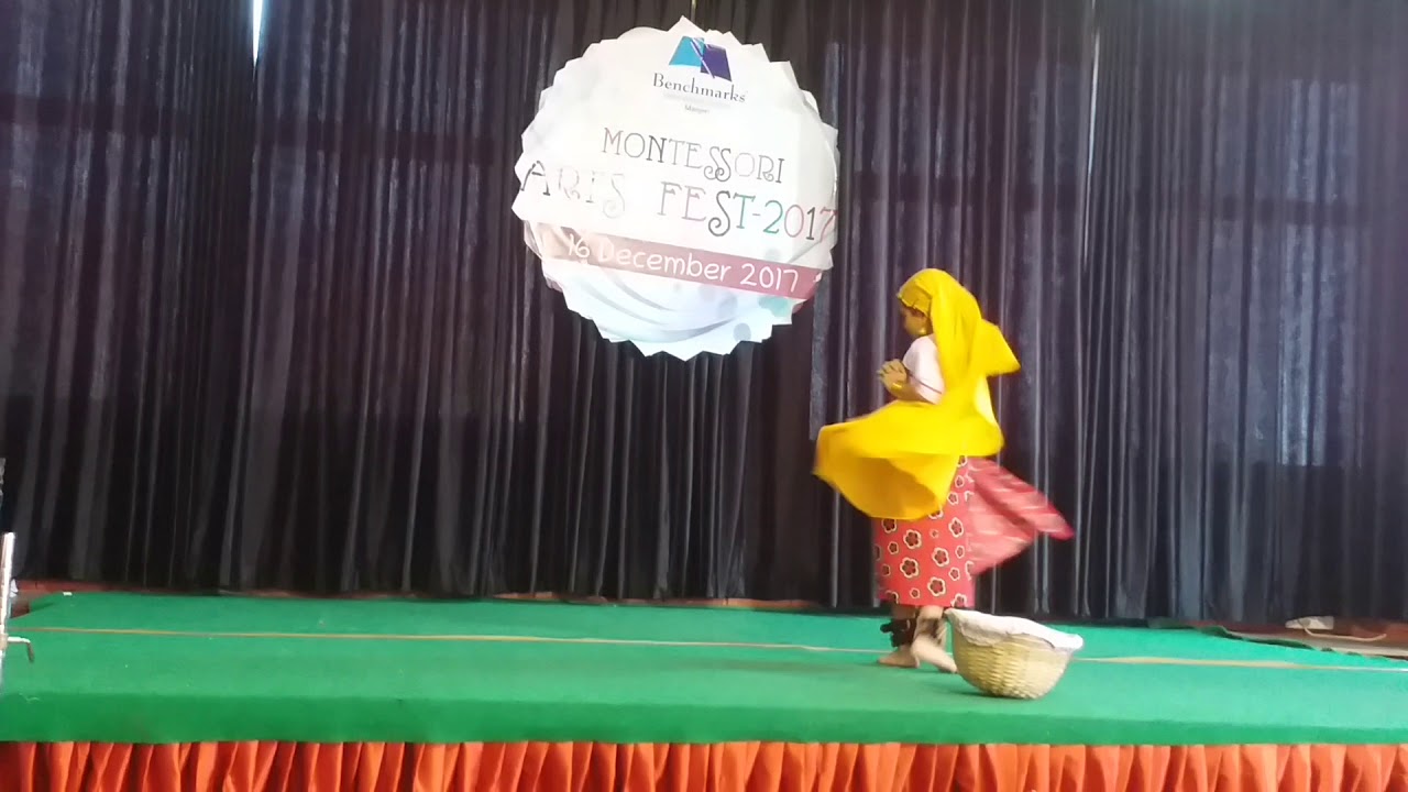 Adayum vadayum folk dance omera fathima - YouTube