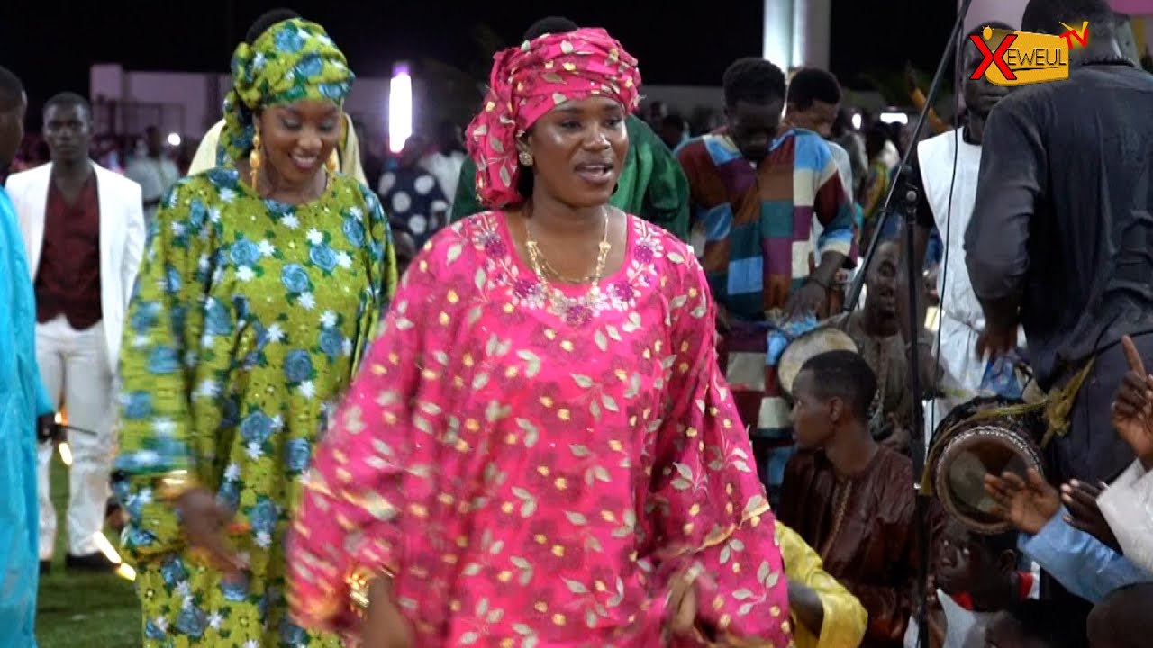 Regardez le "Doukate" de Sokhna Adja Saliou et Sokhna Bator Saliou ...