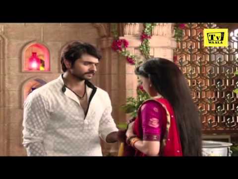 Rang Rasiya | Rudra and Paro get intimate