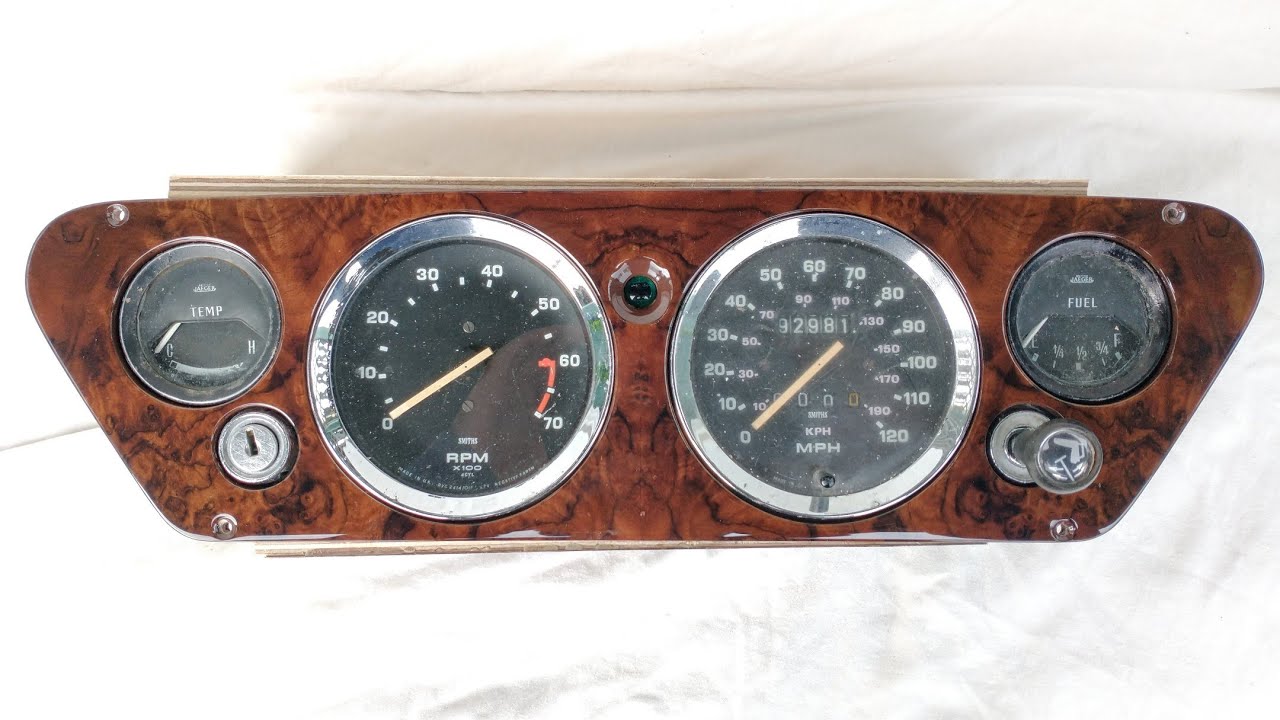 Triumph Spitfire 4 & Spitfire 4 Mk2 Cover Dash. - YouTube